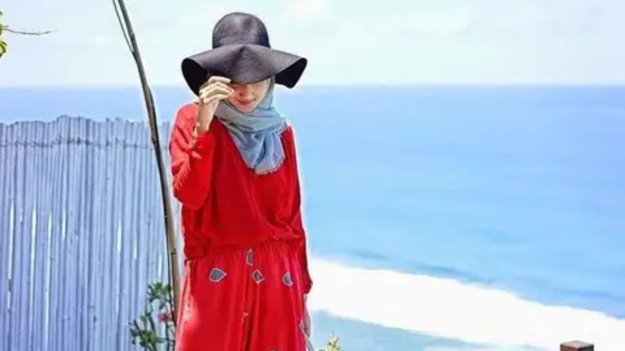 15 Idea Baju Maroon Tudung Warna Apa | Bergaya & Trendy