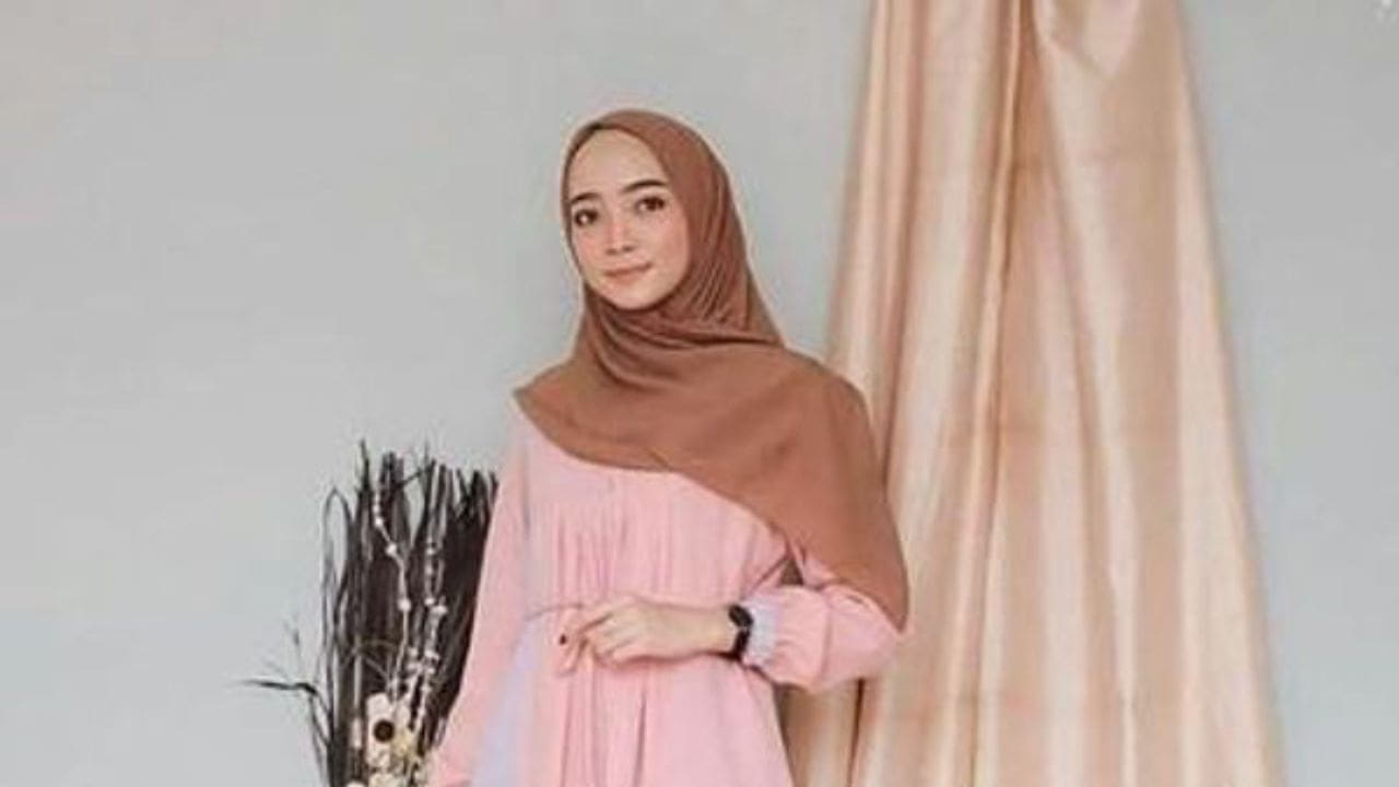 18 Padanan Baju Pink Belacan Tudung Warna Apa Terkini