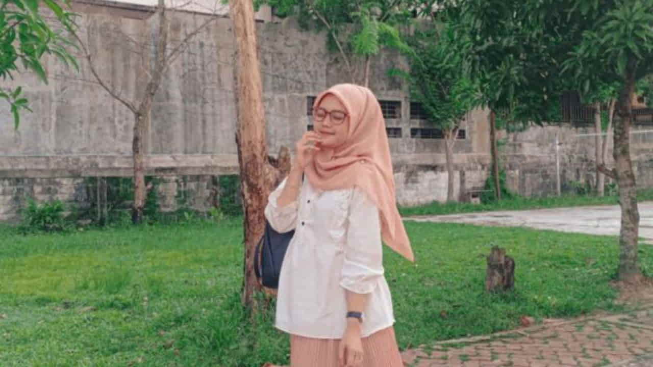 20 Padanan Baju Putih Tudung Warna Apa | Comel & Trendy